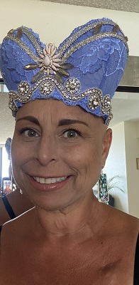 Breast Cancer Patient Undergoes Early-Stage Treatment While Holding Her ...