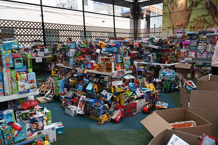 Nicklaus Children’s 2023 Spread Joy Toy Drive Sets New Record for Toys ...